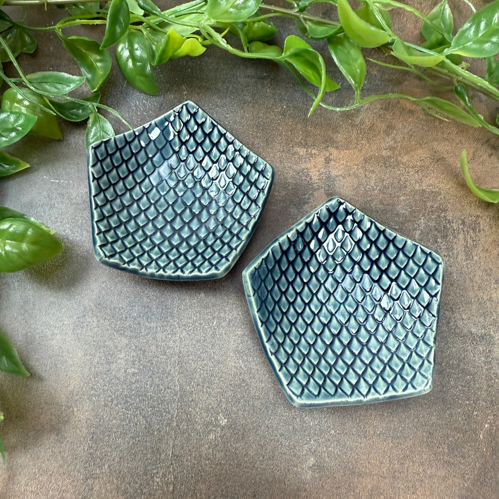 Dragonscale Pentagon Trivet (choose your color!)